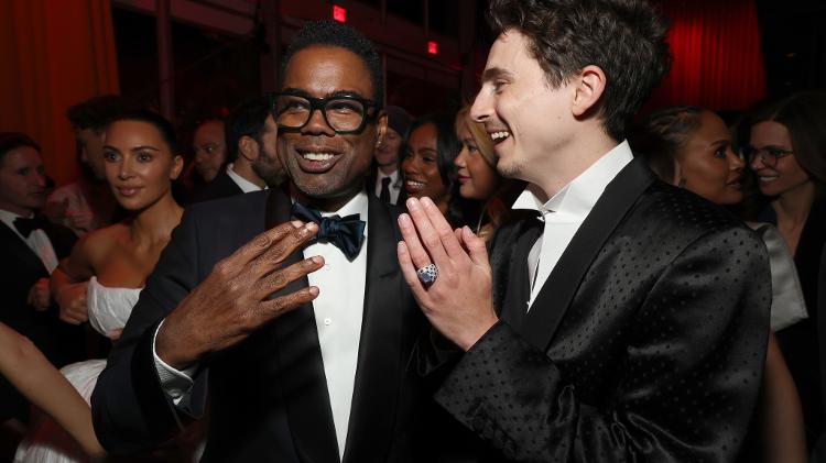 Chris Rock volta à festa do Oscar após tapa de Will Smith em 2022