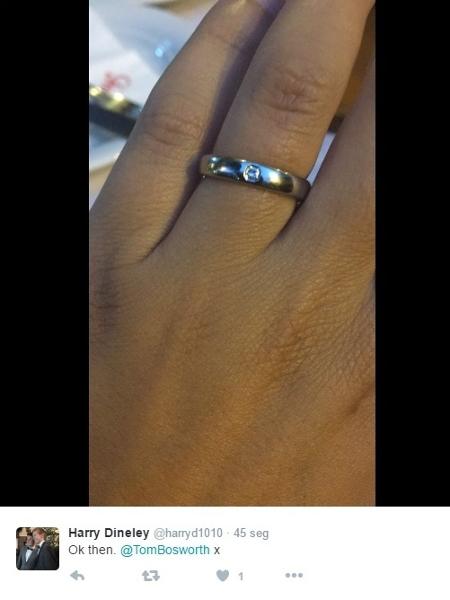 Corredor do Reino Unido pede namorado em casamento na praia de ...
