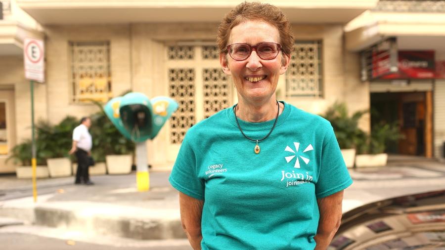 Voluntária veterana muda radicalmente de vida e dá lição para nova ...