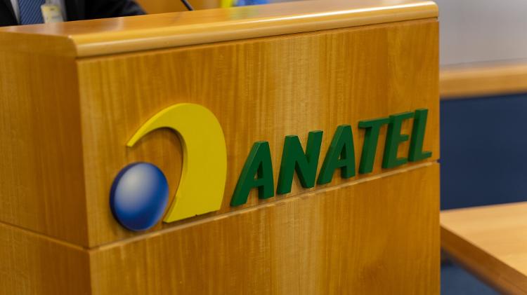 Servidores usam licença para atuar no setor privado e 'manter concurso'