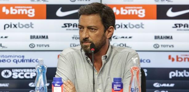 Duilio deveria ter vergonha na cara e pedir a conta no Corinthians