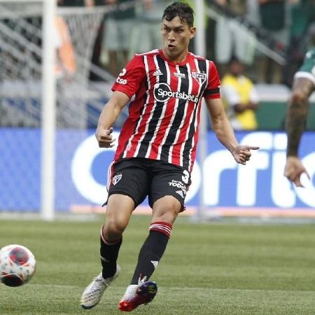 Ferraresi celebra renovação com o São Paulo: 'Era o que eu queria'