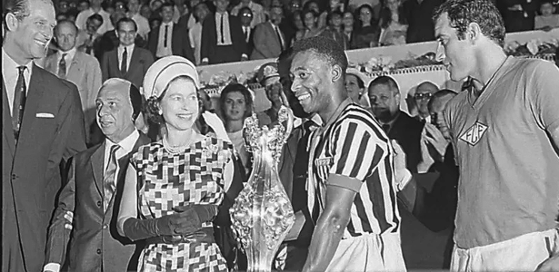 Rainha Elizabeth, Elton John e mais; veja quem se 'rendeu' ao Rei Pelé