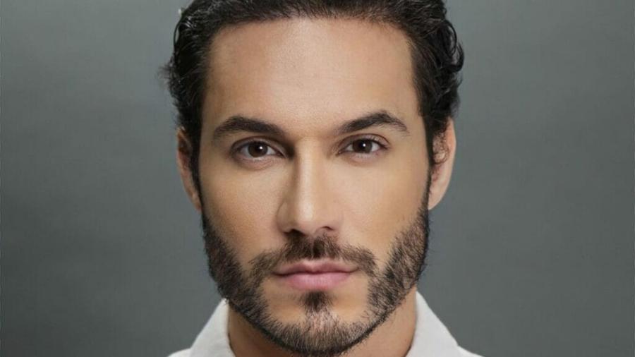 Eliezer mostra 'antes e depois' de cirurgia para reduzir mamas