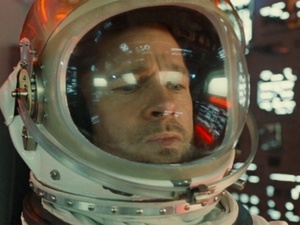 Com Brad Pitt, Ad Astra é espetáculo melancólico com visual ...