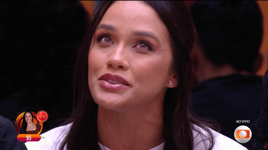 BBB 25: Eva se surpreende com críticas de João Pedro