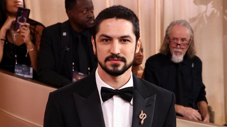 Globo de Ouro: Wagner Moura chega com a esposa no tapete vermelho