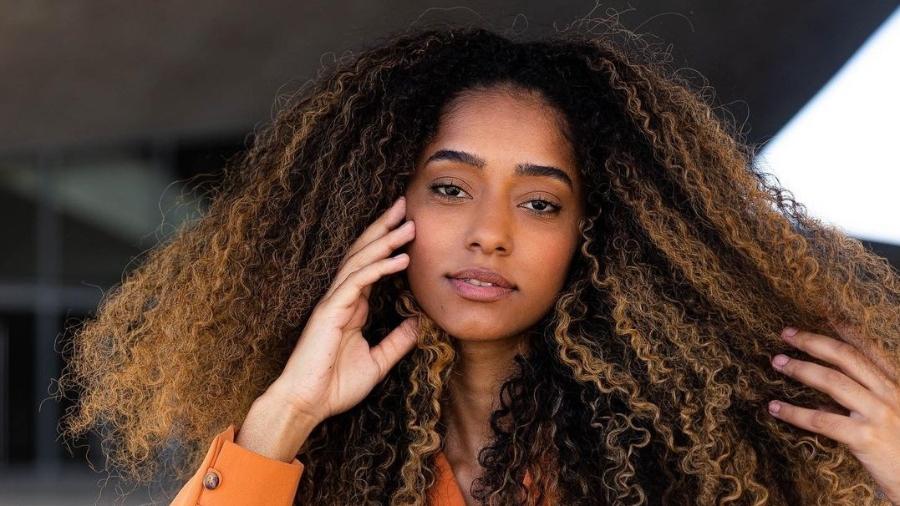 Isis Freitas: atriz e modelo morre aos 22 anos