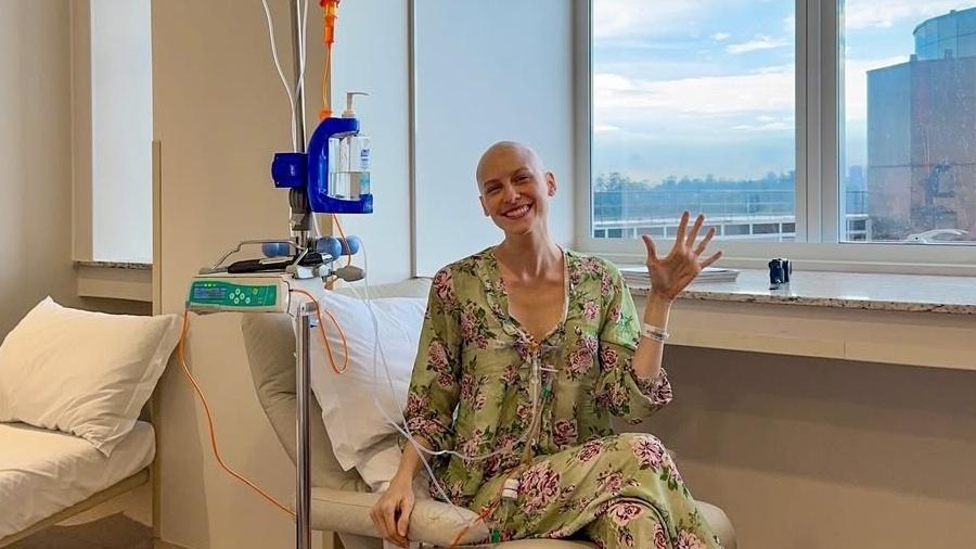Carinha de Anjo: Atriz surpreende e revela fim da quimioterapia