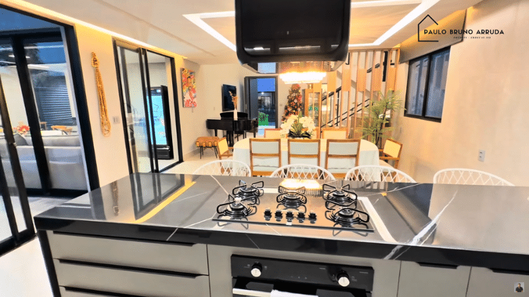 BBB: Gil do Vigor coloca mansão à venda por R$ 3,2 milhões; veja fotos