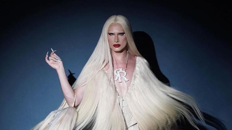 Bota, bolsa 'caixa de som': os acessórios grifados e caros de famosos