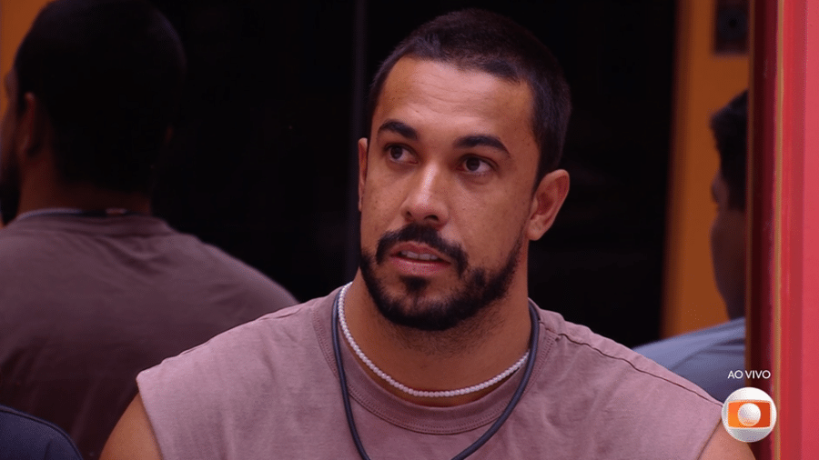 BBB 25: Ao vivo, Tadeu confronta Maike sobre investidas em Renata