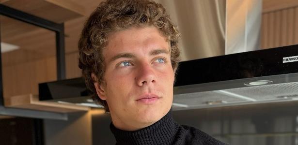 Leão: Filho de Mário Gomes é infeliz ao posar em Porsche