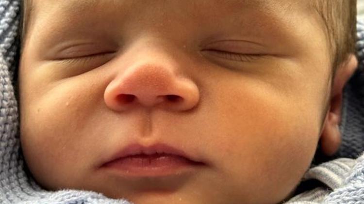 Nasce Anakin, segundo filho do youtuber Luccas Neto