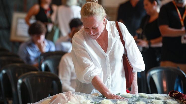 Ney Latorraca: familiares e amigos se emocionam no velório