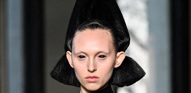 Os looks mais extravagantes da Semana de Moda de Paris - 07/03/2023 ...