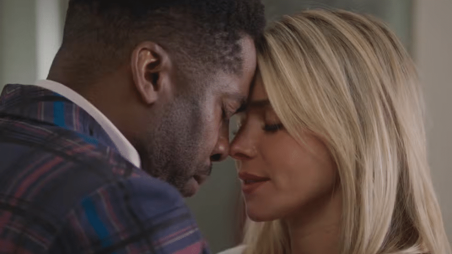 Elas por Elas: Após declaração de amor, Mário e Érica se beijam