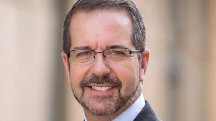 Autora de 'Água para Elefantes' perdeu fortuna para inocentar preso