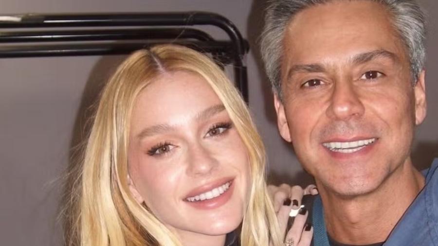 Marina Ruy Barbosa: Atriz posa ao lado de Alexandre Nero