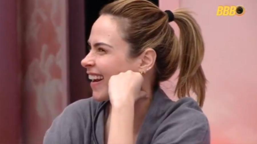 BBB 26: Ana Paula diz que quarto é cabaré e faz referência