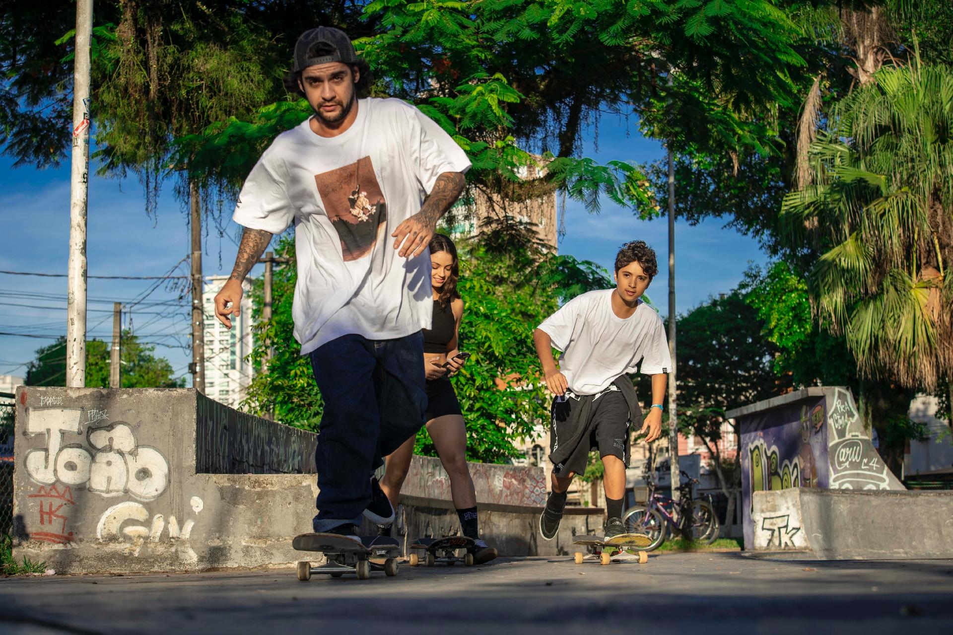 Charlie Brown Jr. ganha roupas em parceria com Umbro e Santos