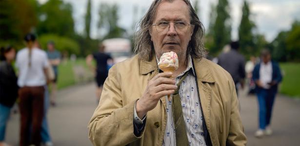 Gary Oldman volta com seu típico mau humor na série Slow Horses