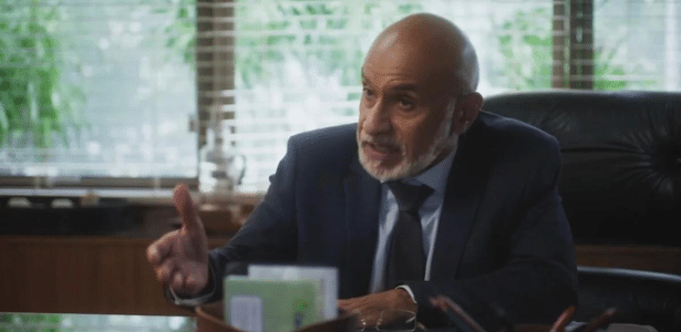 Terra e Paixão: Silvério pede ao Barão para armar fuga de Antônio