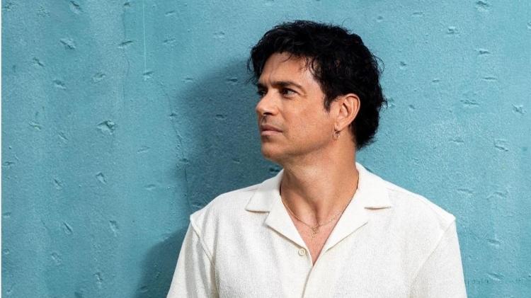 Jorge Vercillo apresenta nova fase de turnê comemorativa