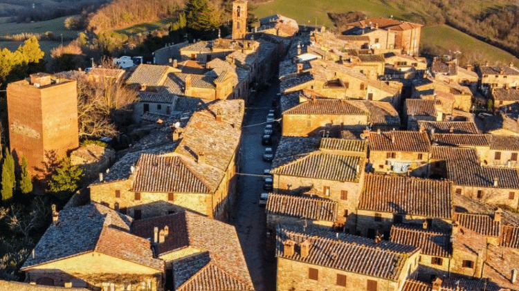 Este vilarejo na Itália está oferecendo até R$ 126 mil para novos moradores