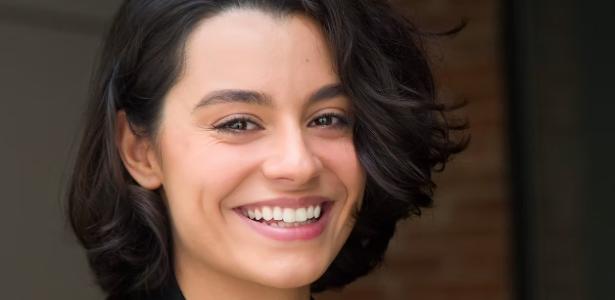 Milla Fernandez festeja sucesso de monólogo em São Paulo