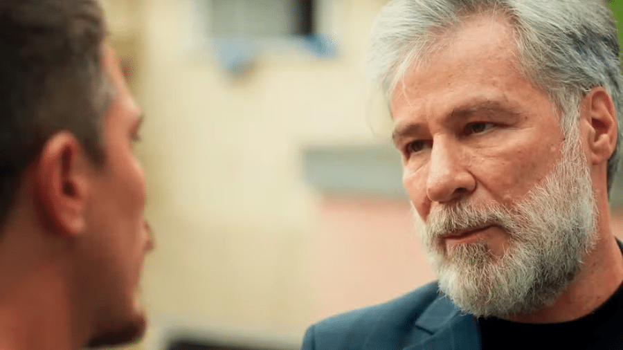 Fuzuê: Após conversar com Julião, César elabora plano