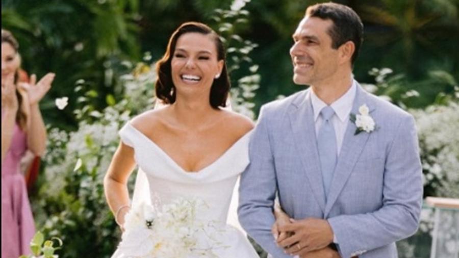 Marcus Buaiz celebra 1 semana de casamento com Isis Valverde