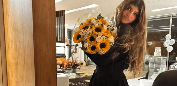 Grazi Massafera homenageia filha Sofia no aniversário de 14 anos