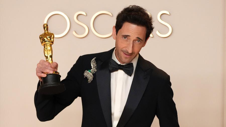 Adrien Brody recusou sair do palco em discurso longo no Oscar