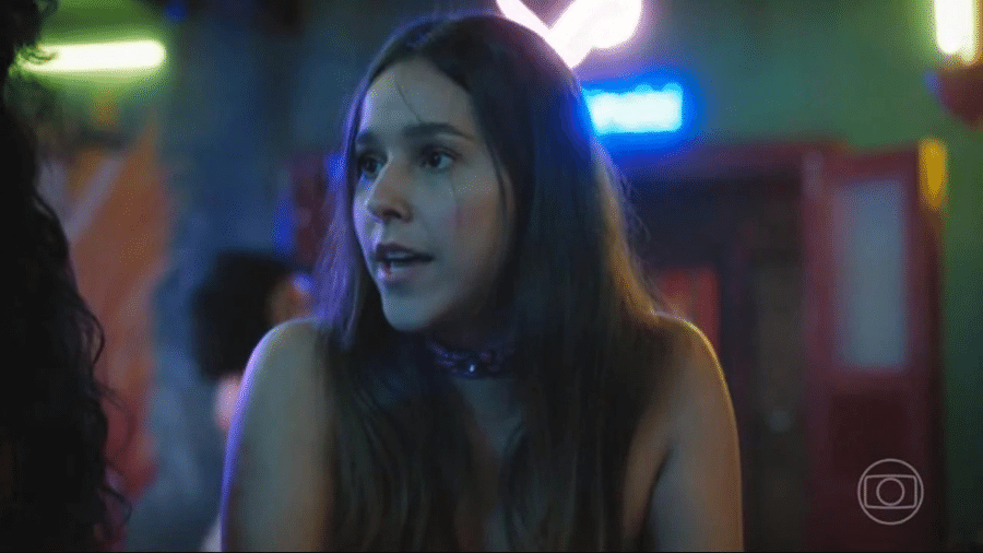 Terra e Paixão: Após trair amigos, Berenice entrega Aline para vilão