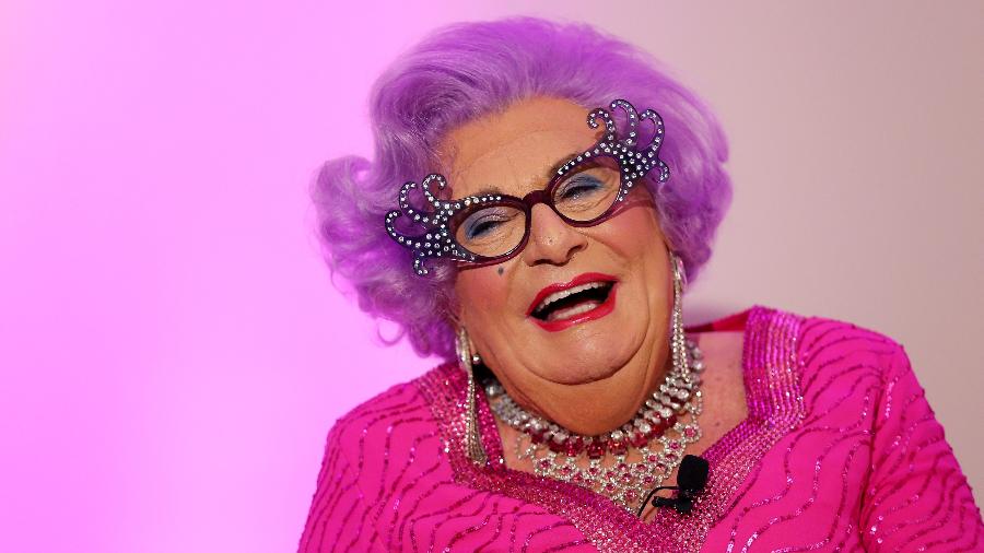 Barry Humphries, interprete da drag Edna Everage, morre aos 89 anos