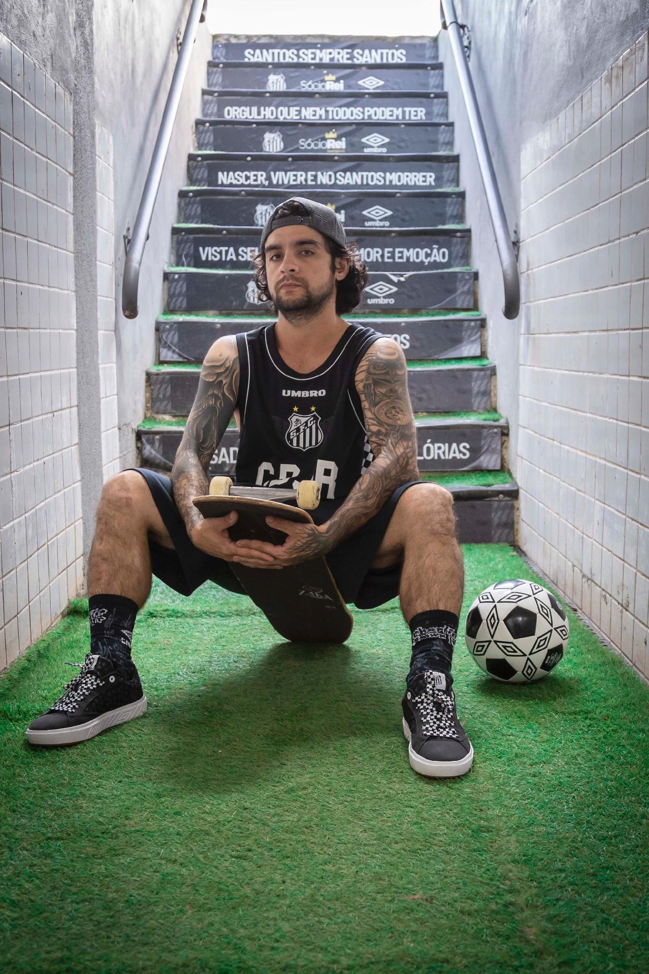 Charlie Brown Jr. ganha roupas em parceria com Umbro e Santos