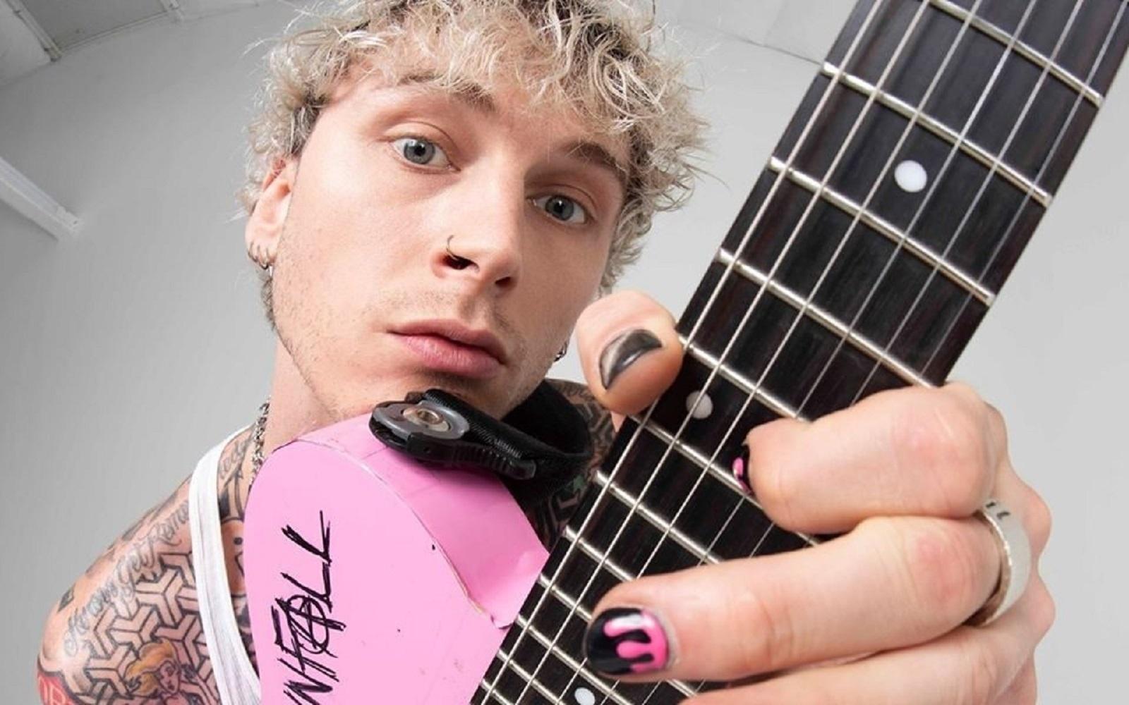 Renda A Capa Do Album Mgk Machine Gun Kelly Europe | "New Album Coming