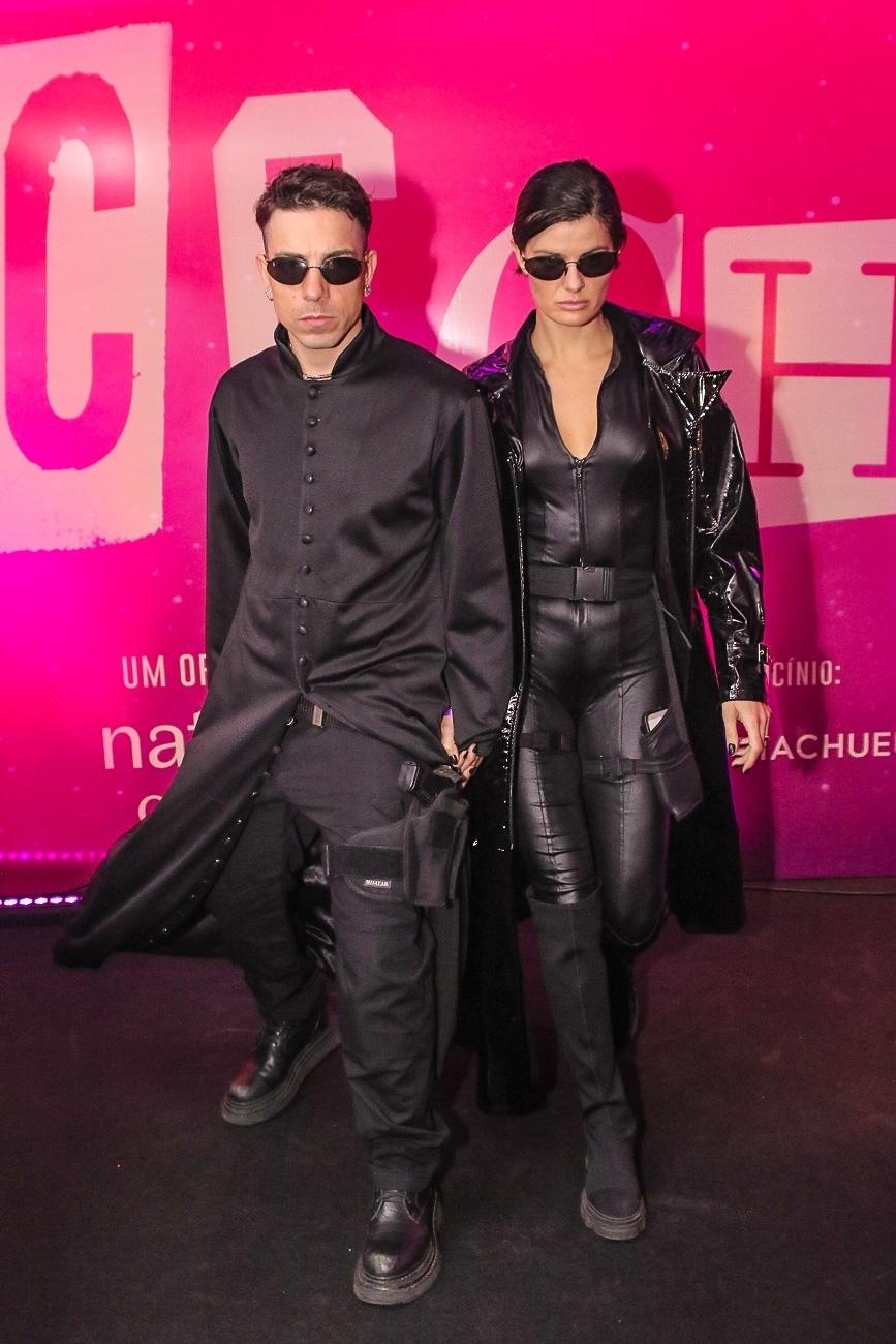 Rafa Uccman fez aniversário em SP com tema anos 2000; veja looks