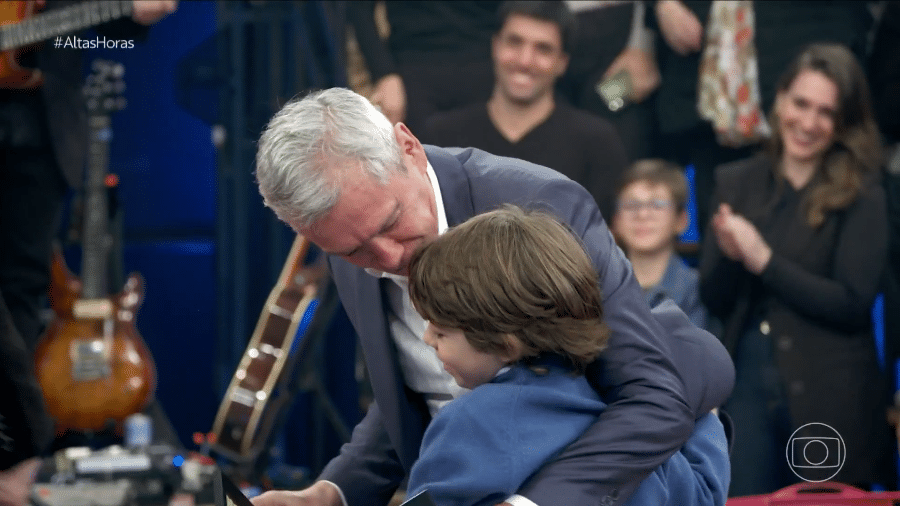 Altas Horas: Serginho Groisman se emociona com homenagem do filho