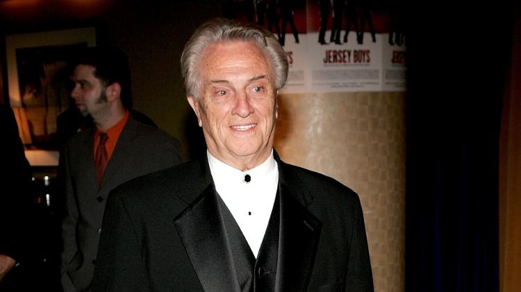 Tommy DeVito, membro original do grupo The Four Seasons, morre aos 92 anos