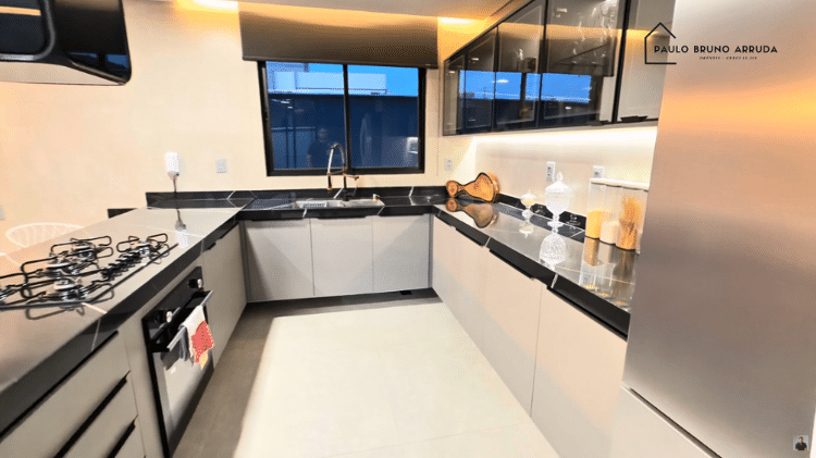 BBB: Gil do Vigor coloca mansão à venda por R$ 3,2 milhões; veja fotos