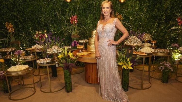 Helô Pinheiro completa 80 anos - 11/07/2023 - UOL Splash