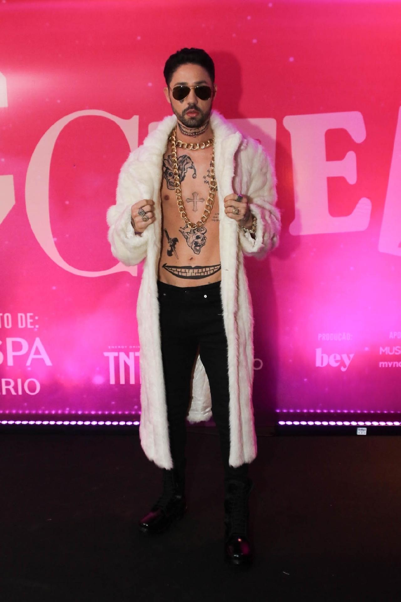 Rafa Uccman fez aniversário em SP com tema anos 2000; veja looks