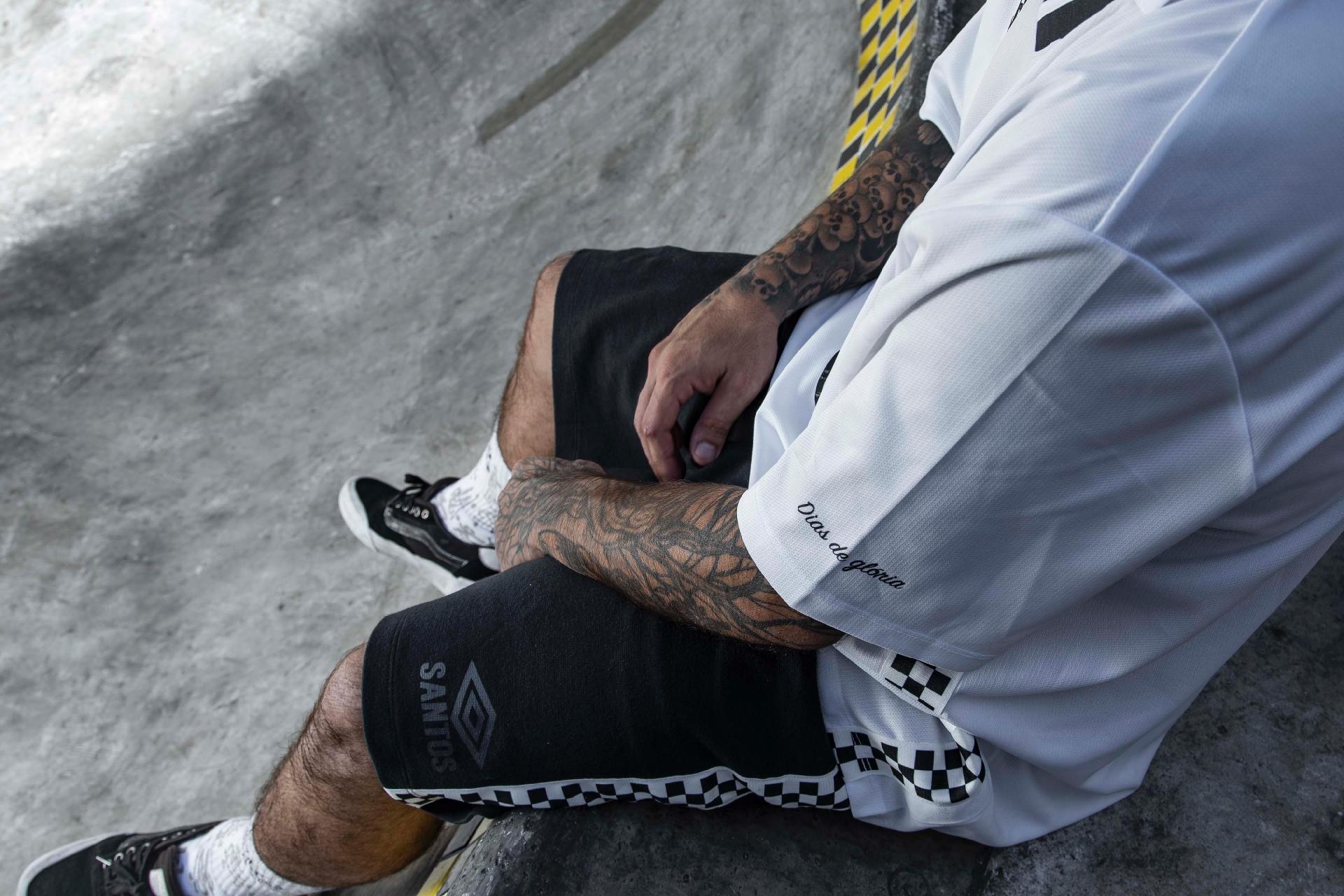 Charlie Brown Jr. ganha roupas em parceria com Umbro e Santos