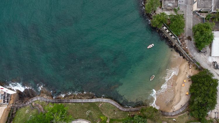Moradores protestam por acesso livre a Prainha do MAM, em Salvador - 26 ...