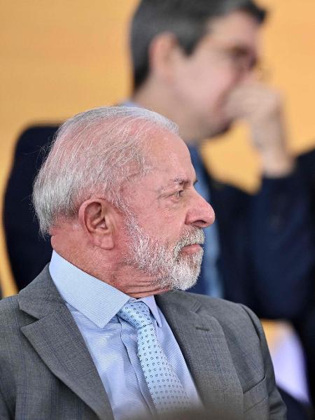 Pauta eleitoreira coopta base, que alimenta pauta-bomba sob Lula