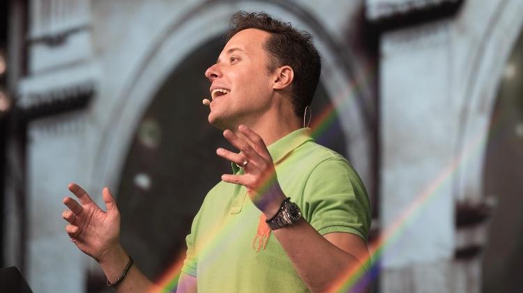 'Faca na caveira, aleluia': quem é André Valadão, novo líder da ...