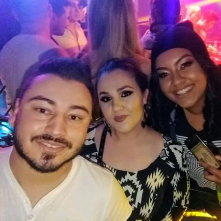 'Às vezes entro para tocar num lugar e sou a única preta', diz DJ ...