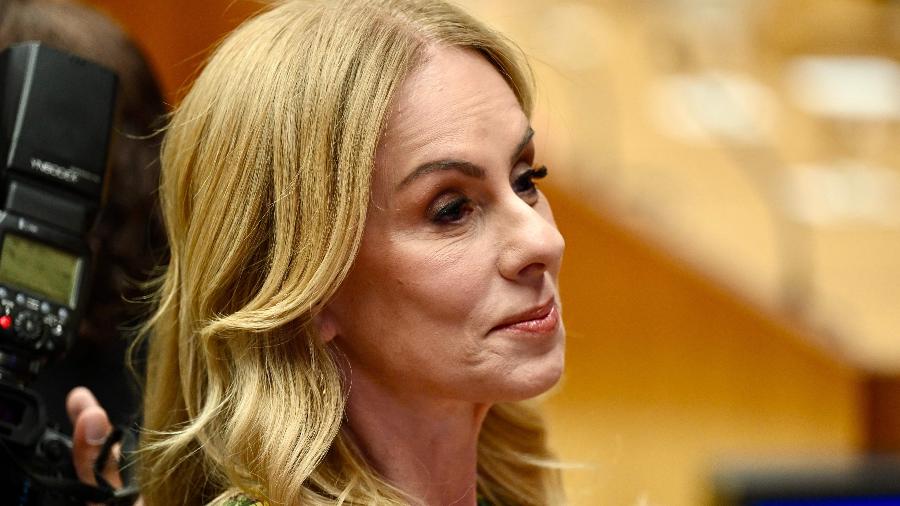 Explicação de Viviane Barci é remendo que piorou o soneto